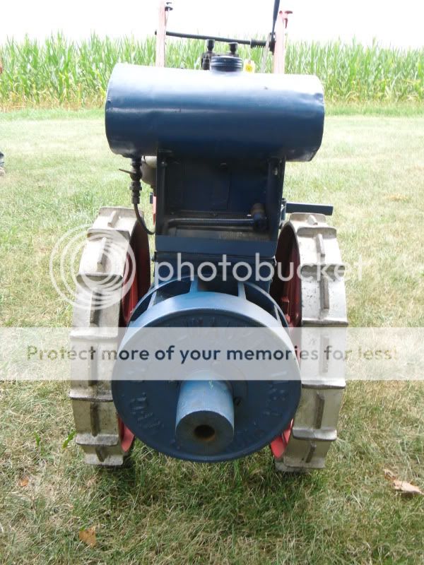 Pioneer "Red E Tractor" | Smokstak® Antique Engine Community*